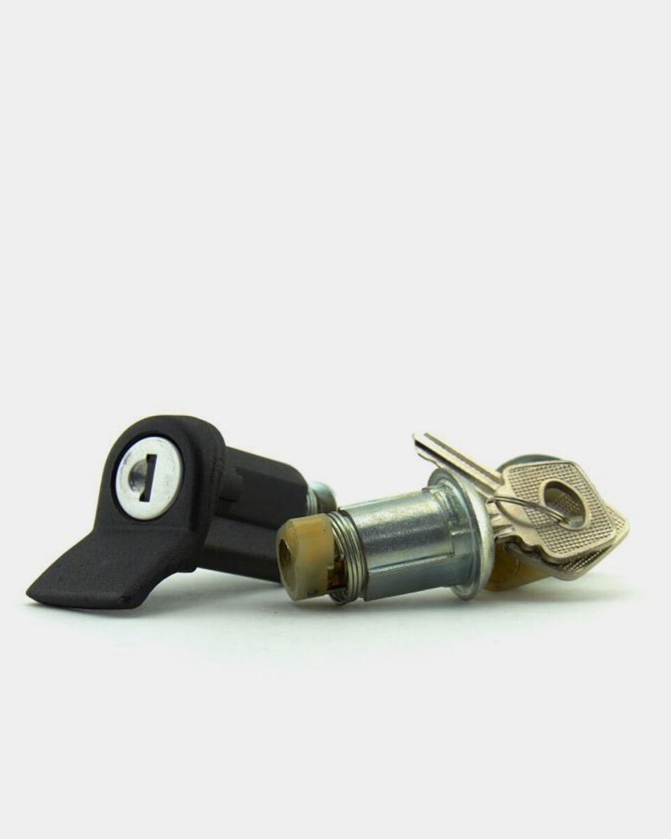 Цилиндры / вставки замков дверей и багажника черные ВАЗ 2110 / Лада 2110-6100040-30