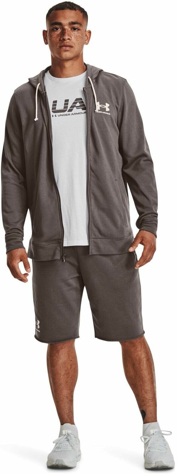 Толстовка спортивная