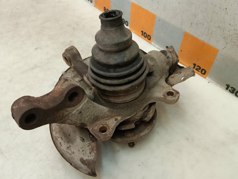 Б/У в сборе со ступицей, ступица Кулак поворотный Toyota Avensis 1998 1 Перед. Прав. 355522 TOYOTA арт. 4321105070