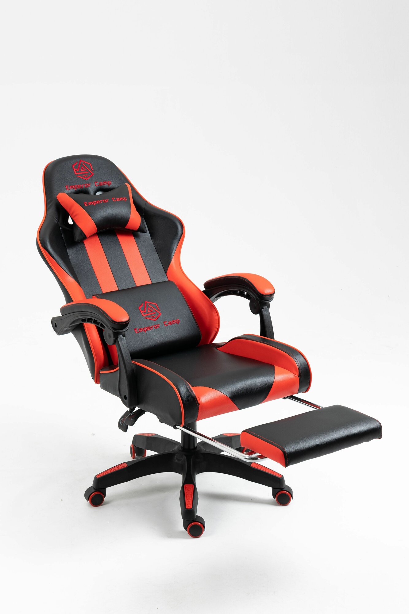 Офисное компьютерное кресло с подножкой. Геймерское кресло кожзам