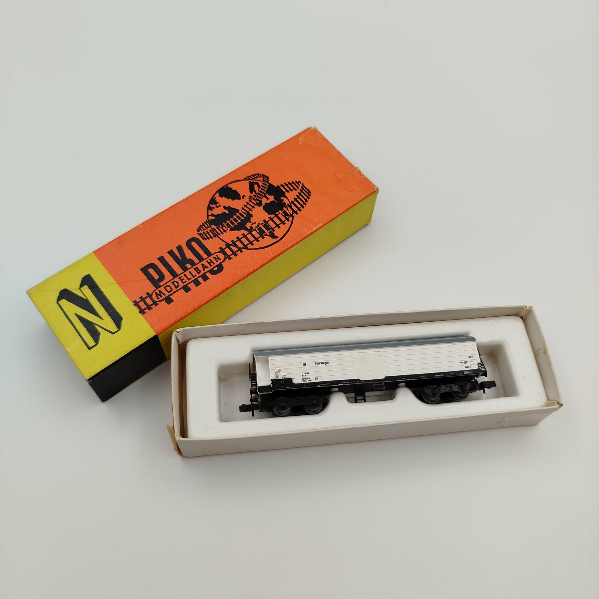 Модель железнодорожного вагона "5/4129-01" (Рефрижератор), в оригинальной коробке