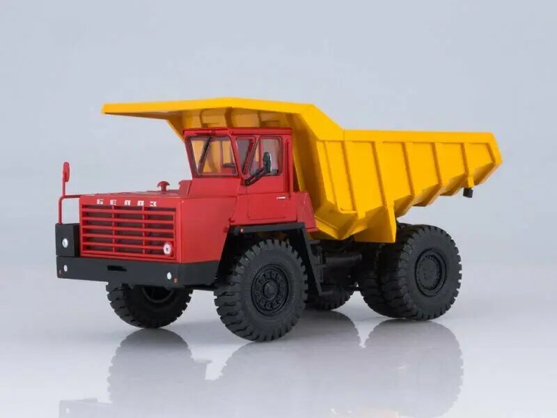 Литой металлический самосвал Belaz 540A 1/43 красный