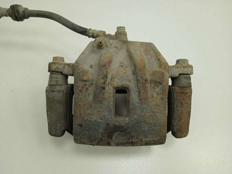 Суппорт передний левый Kia Carens FJ 2002-2006