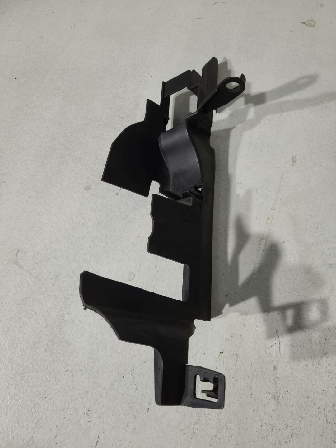 Воздуховод (дефлектор) радиатора Volkswagen Golf 5 2008 1K0121283D