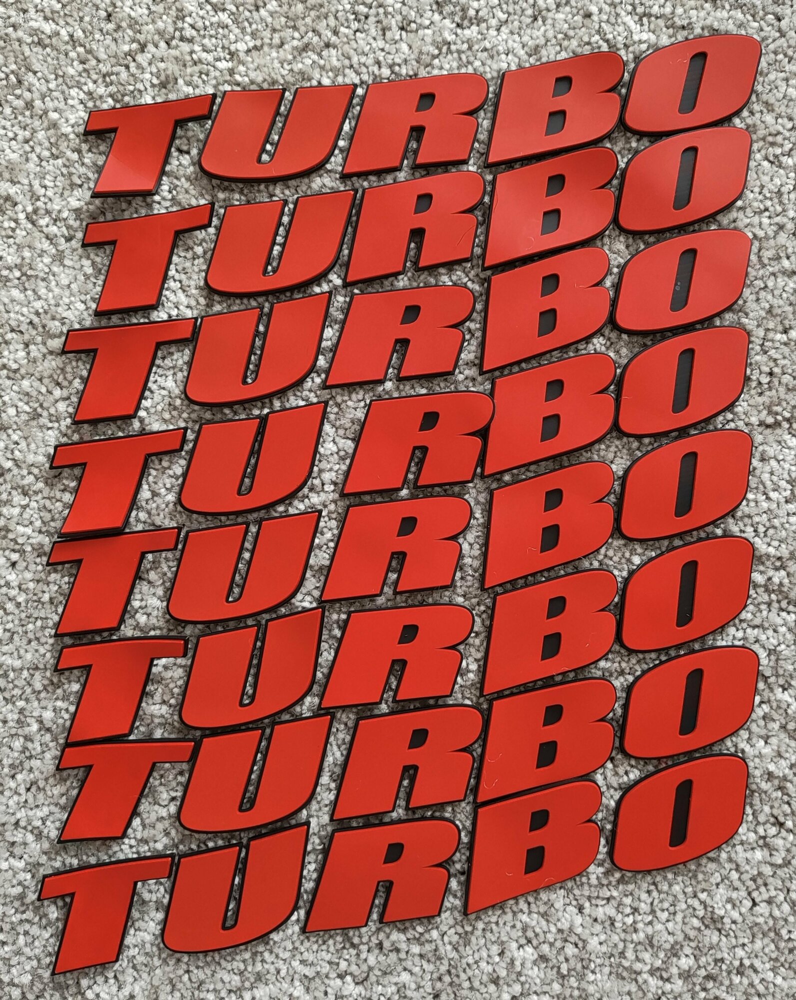 Наклейки на шины TURBO красные. Резиновые буквы для колес авто и мото из 3D резины, Спортивные диски.