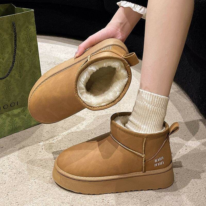 Модные зимние снежные ботинки для женщин в новом корейском стиле 2025 года, короткие, нескользящие, утолщенные кожаные короткие ботинки, хлопковые туфли, студенческие женские ботинки