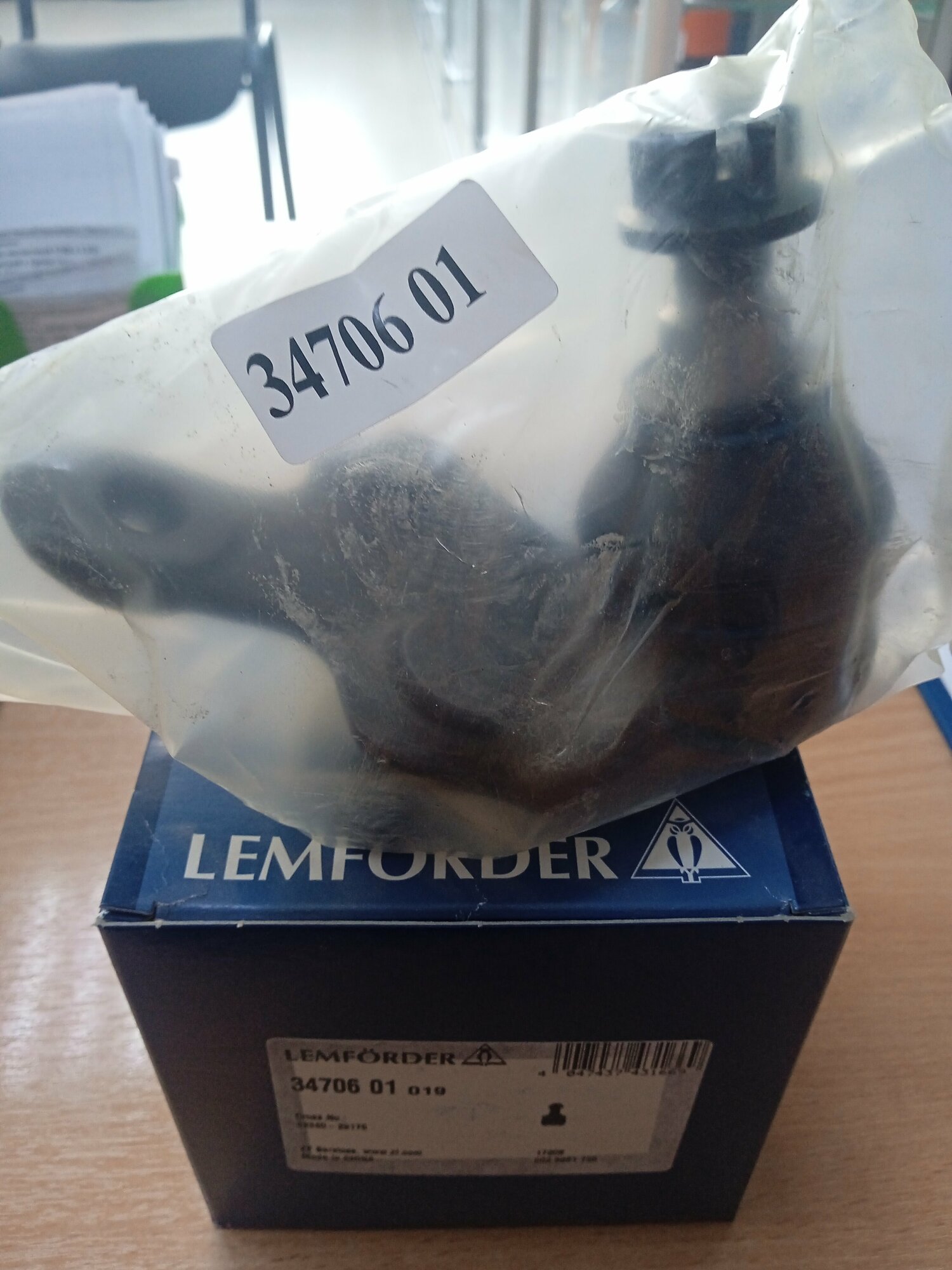 LEMFORDER 3470601 Опора шаровая TOYOTA CAMRY 01-06/LEXUS RX 300 03- левая