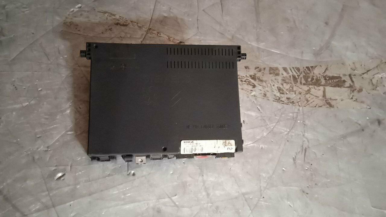 Блок предохранителей Peugeot 206 2003 S105872300G