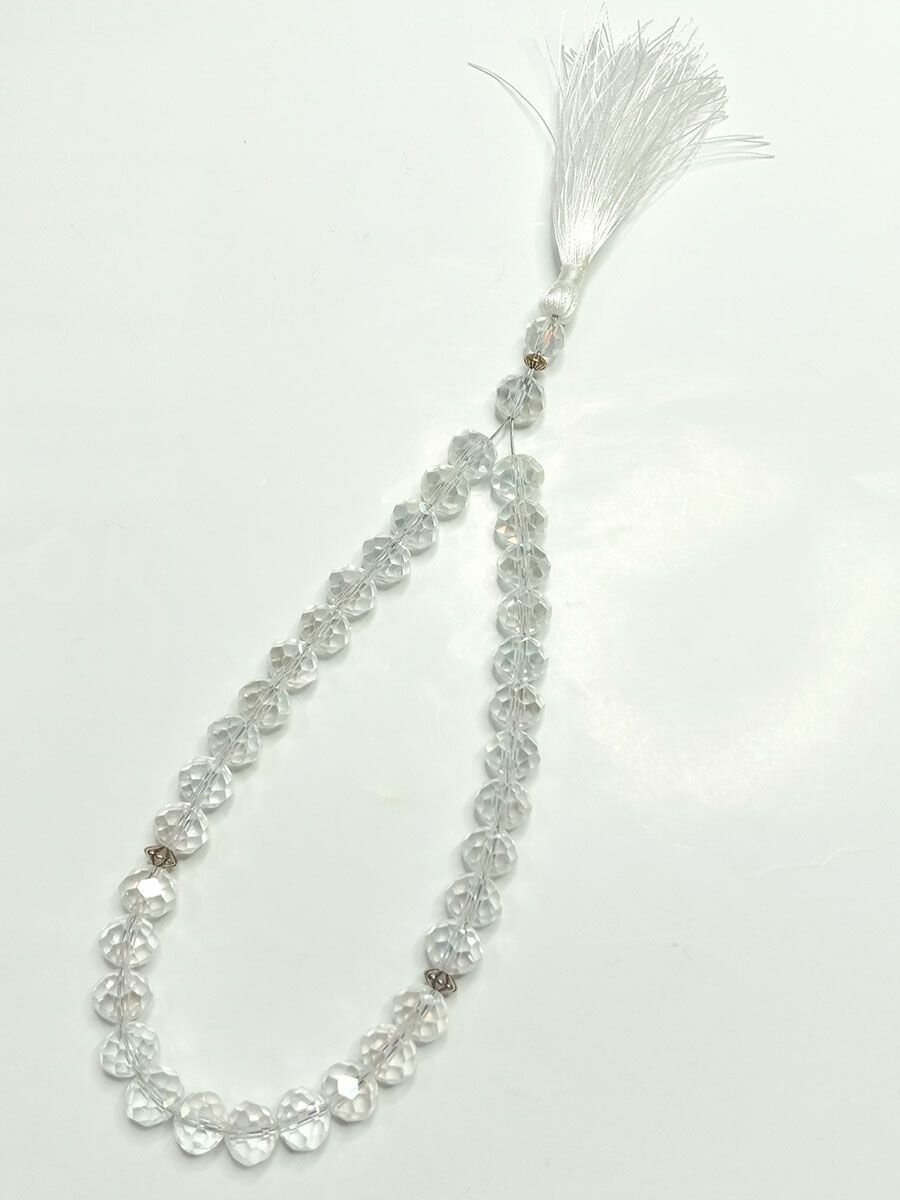 Четки из гранённого прозрачного хрусталя 33 бусины , диаметр каждой бусины 8 мм.