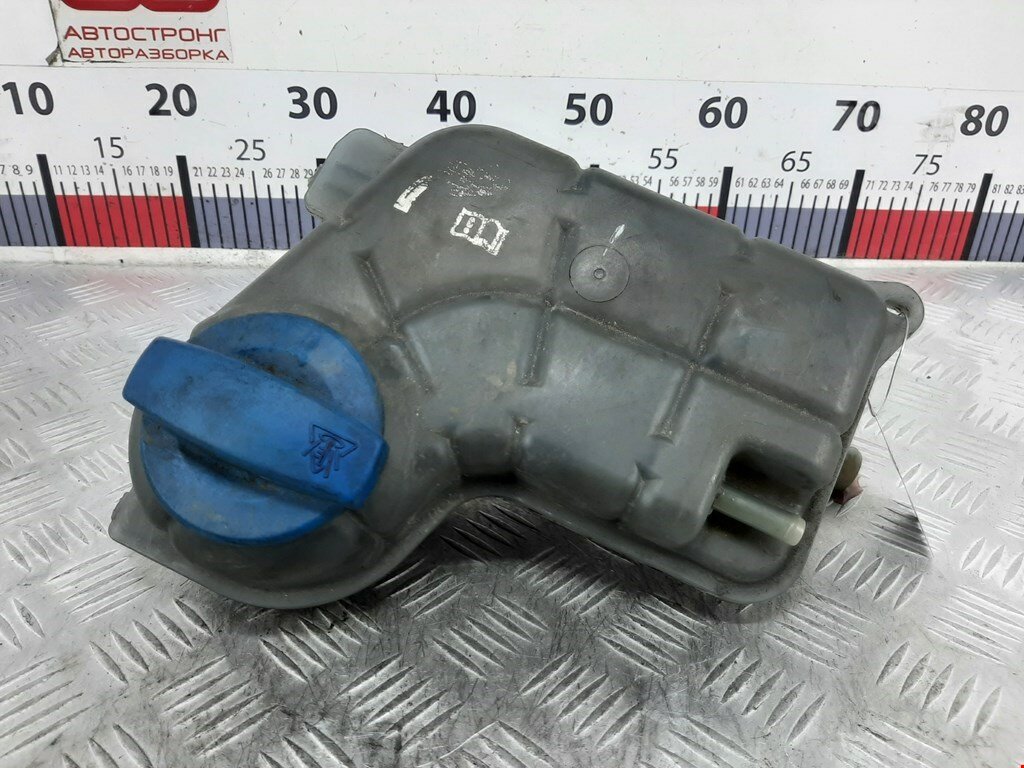Бачок расширительный Audi A4 B6 8E0121403 арт. 1723378