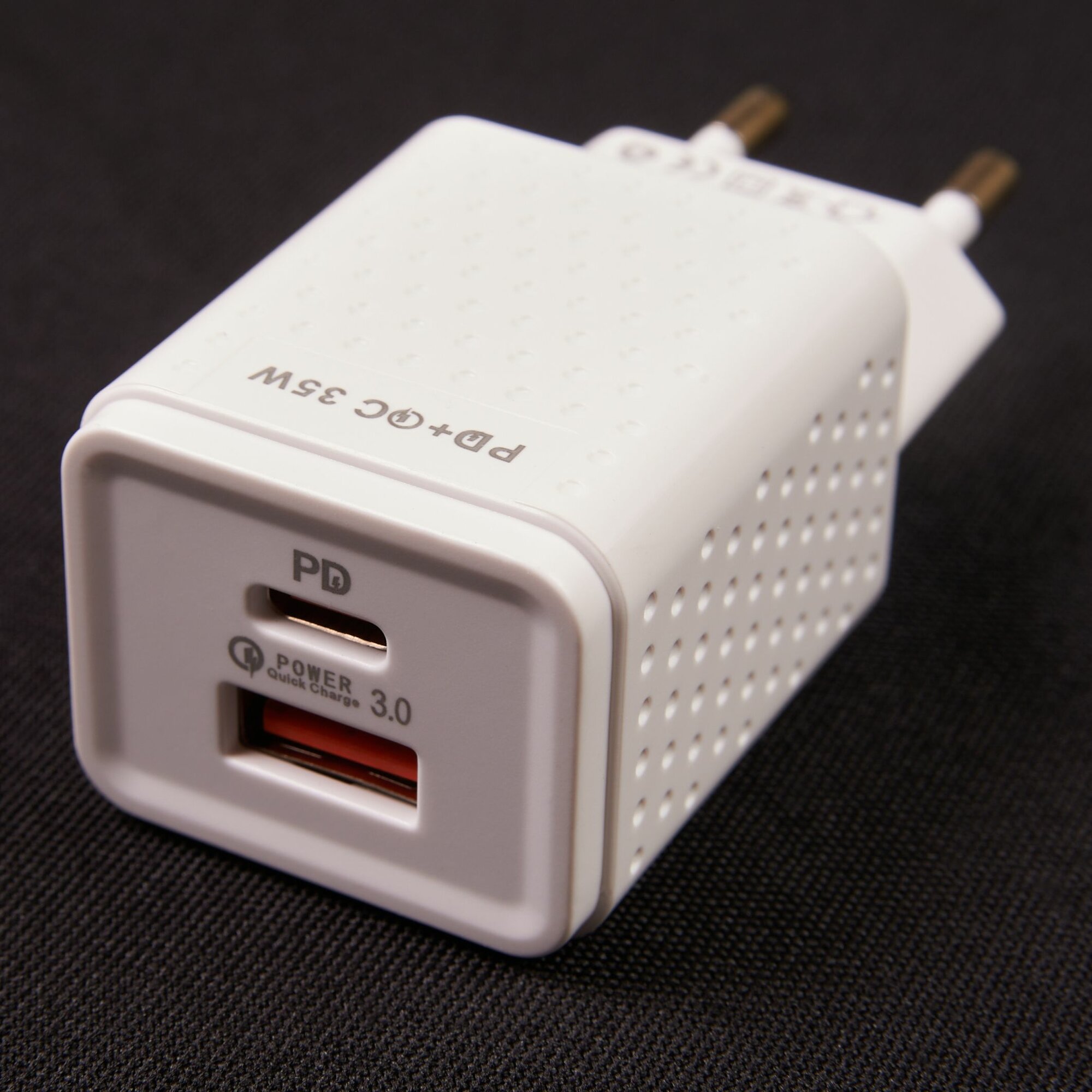 Зарядный блок Ecusin PD+QC3.0 35w EZ-12 / Белый