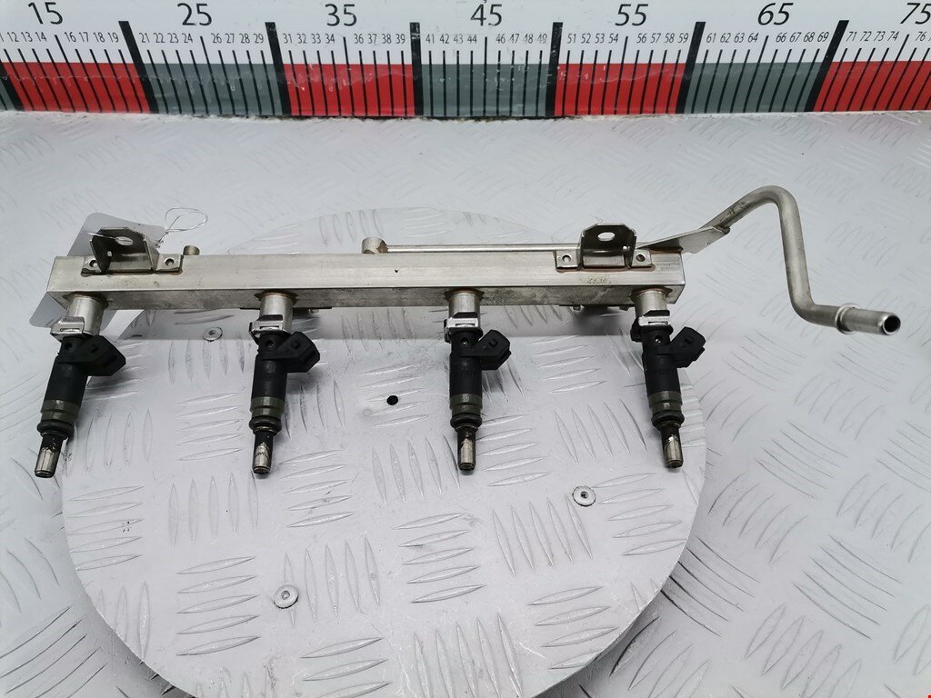 Форсунка бензиновая электрическая BMW 1-Series (E81/E82/E87/E88) 13537506158 арт. 1759442