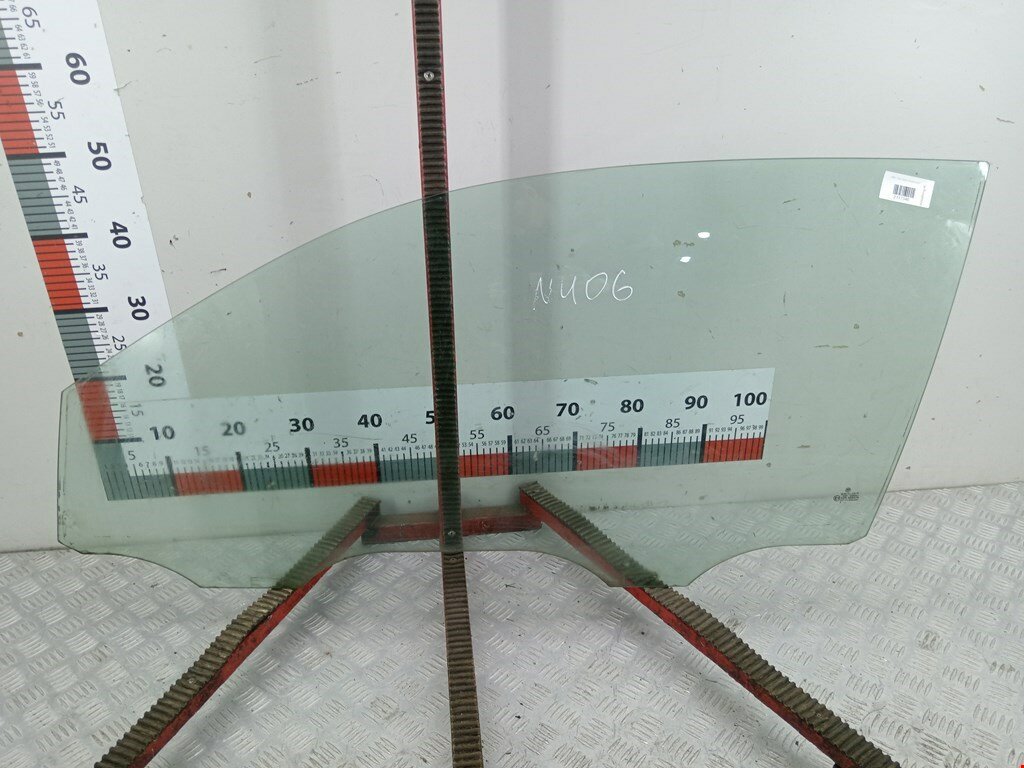 Стекло двери передней левой Volkswagen Polo 4 6Q3845201C арт. 2117346