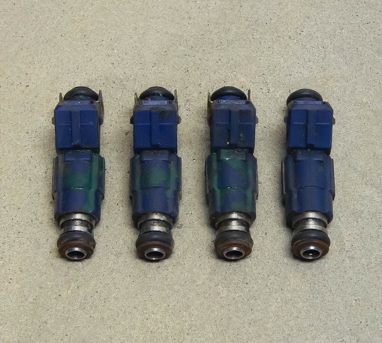 Форсунка топливная Opel Vectra B 1,8 № 0280155712