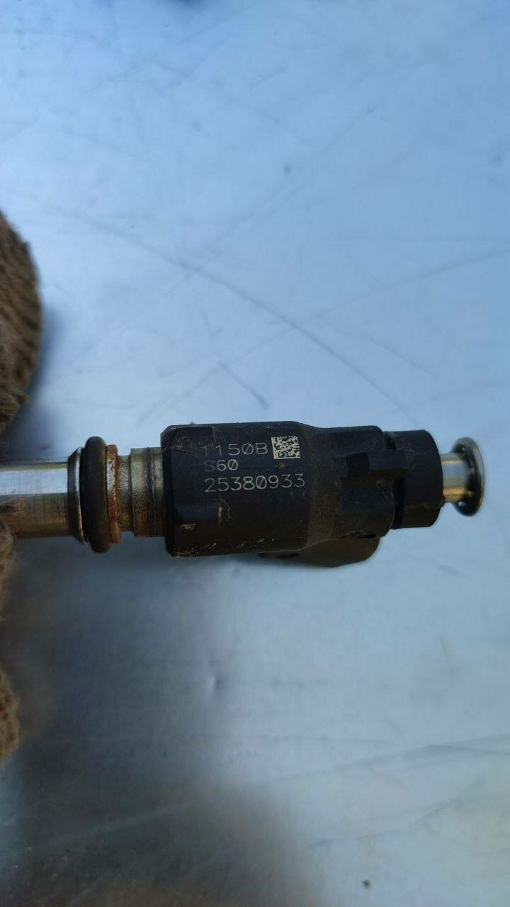 Форсунка топливная Opel Astra H (2004 - 2007) 25380933