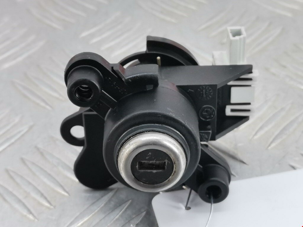 Личинка дверного замка BMW 3-Series (E46) 51248244054 арт. 1727236