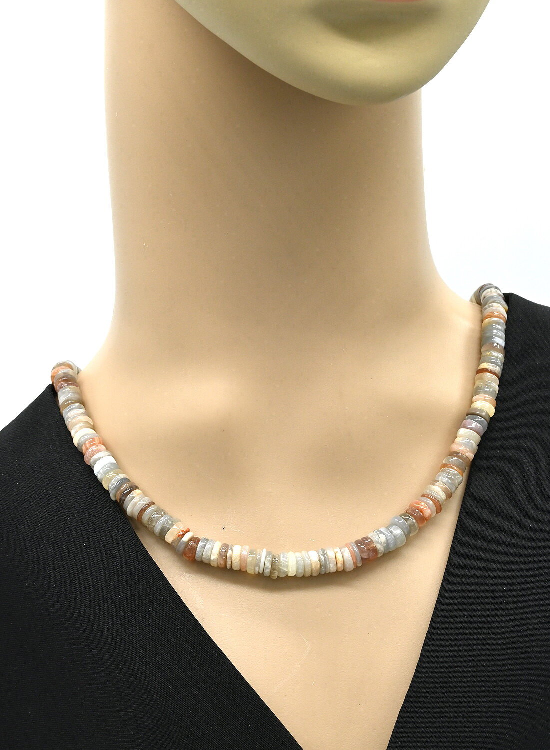 Бусы, лунный камень