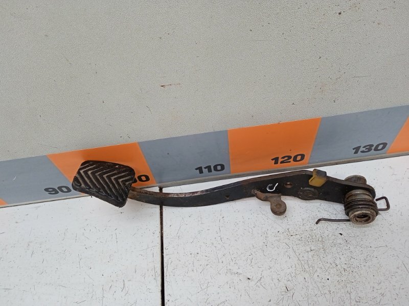 Б/У Хендай Элантра 3 Педаль сцепления Hyundai Elantra 2003 3, XD, XD2 217027 Hyundai-KIA арт. 328202D300