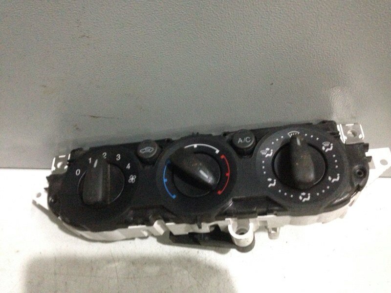 Б/У Блок управления отопителем (печкой) Ford Focus 2 05- б/у , Форд Фокус 2 Блок управления отопителем Ford Focus 2004-2008 2...