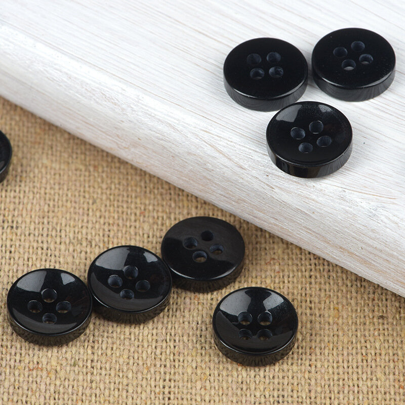 Кнопки из смолы, четырехдырочные, черно-белые, однотонные, для воротника рубашки, запонки, внутреннее сердце, плоские, в форме чаши, производитель кнопок для футболок