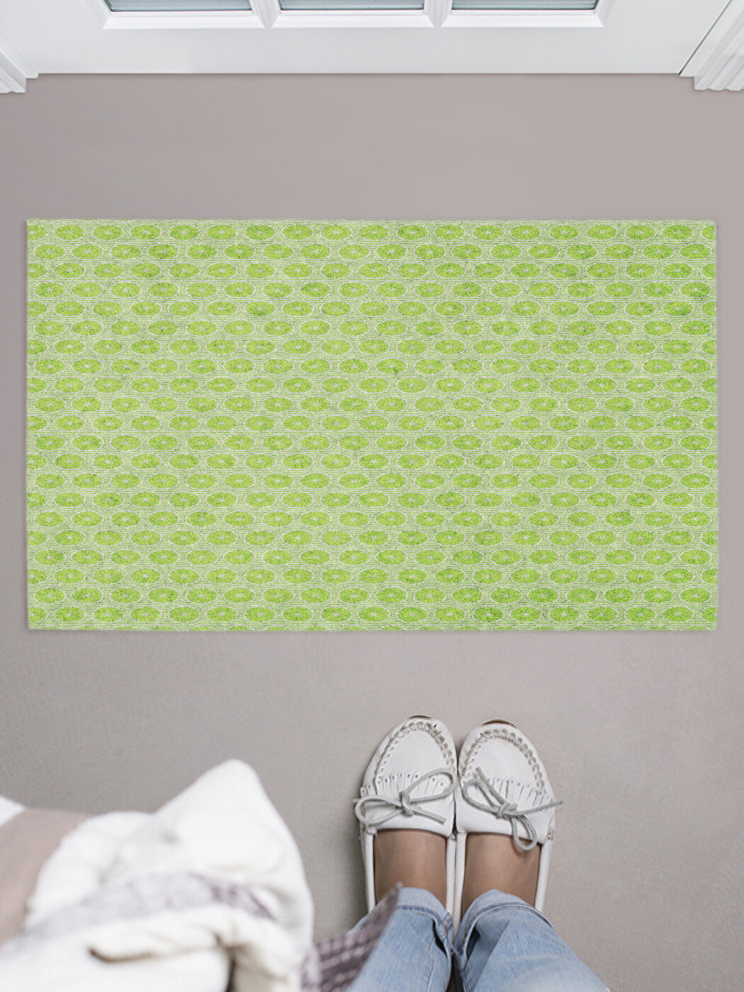 Коврик придверный в прихожую с принтом "Круглые ломтики лайма в полоску" 45 на 75 см , JoyArty