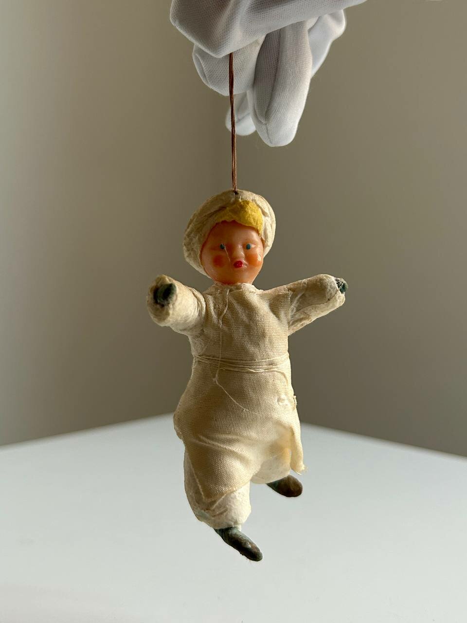 Ватная елочная игрушка "Поваренок" СССР. Лицо пластик. Ватная игрушка. Отличное состояние! Длина: 10.5 см.