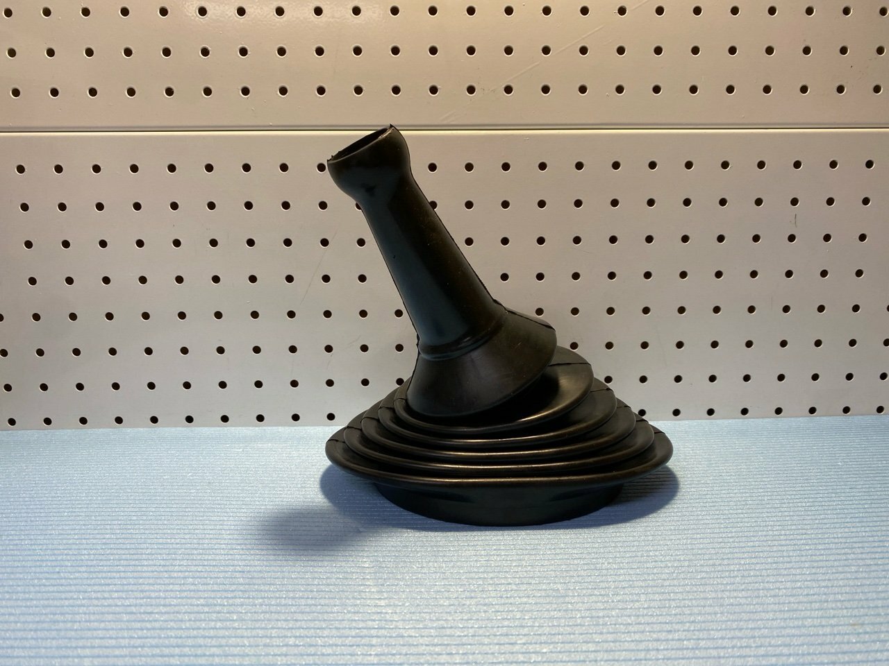 Пыльник кулисы (чехол рычага) кпп MERCEDES Actros Axor Atego (мерседес актрос аксор атего)