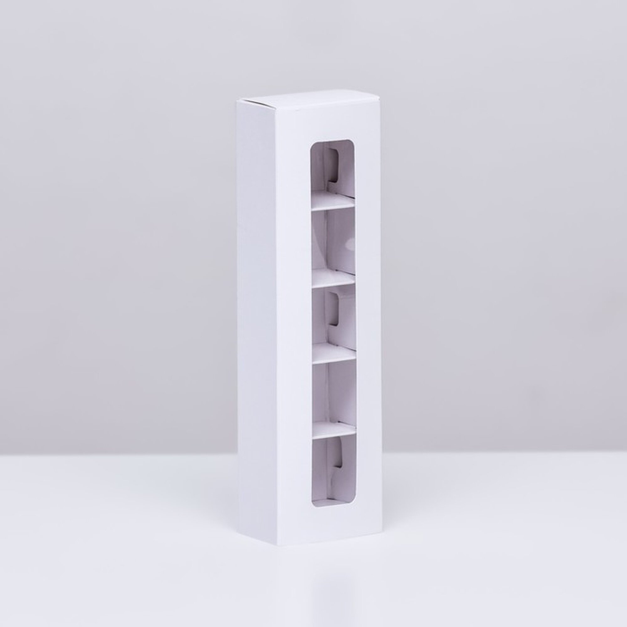 Коробка под 5 конфет с обечайкой, с окном, с тонкими разделителями, белый 21×5×3.3 см