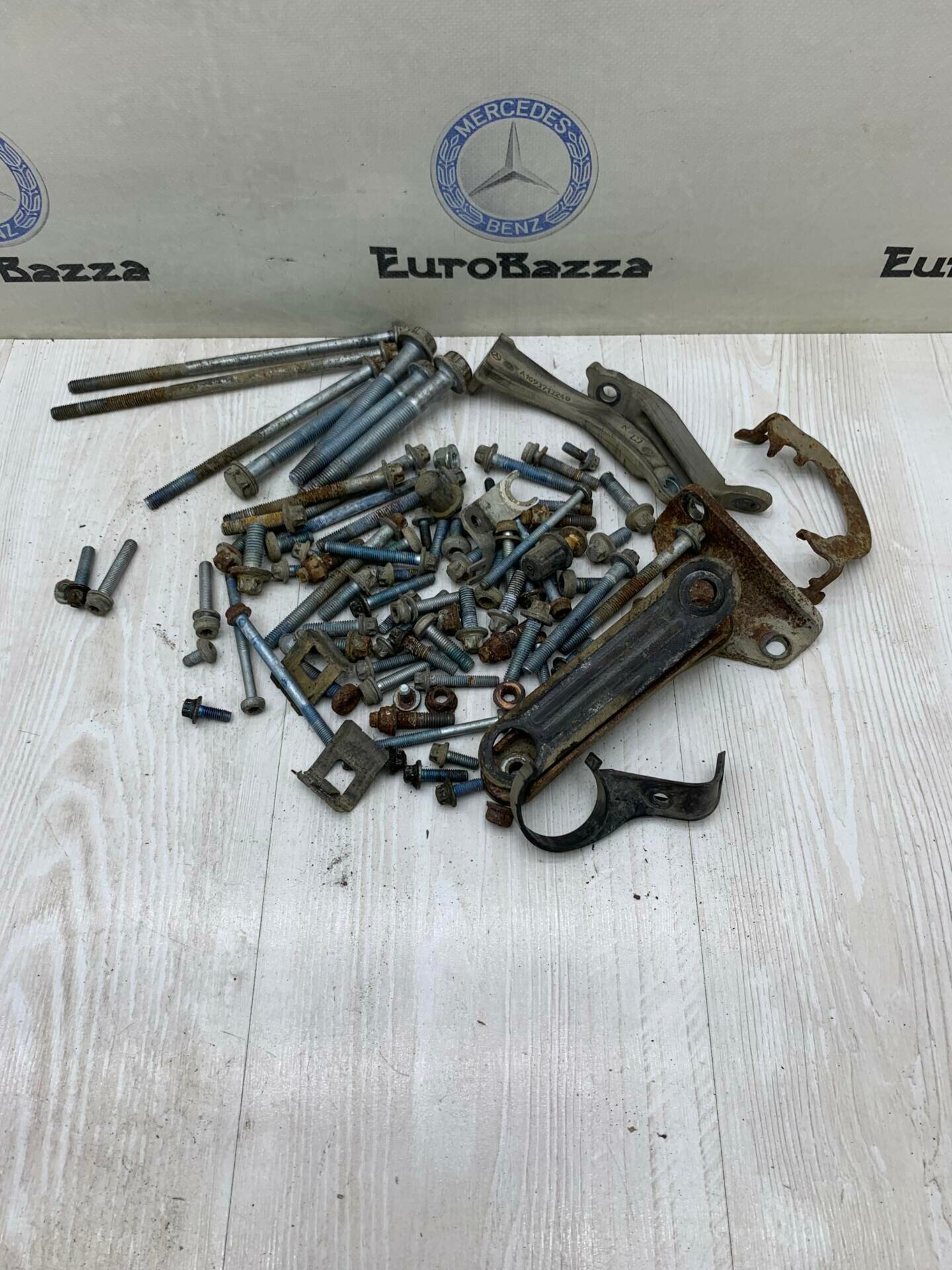 Болты навесного оборудования Mercedes М266 A1693713240