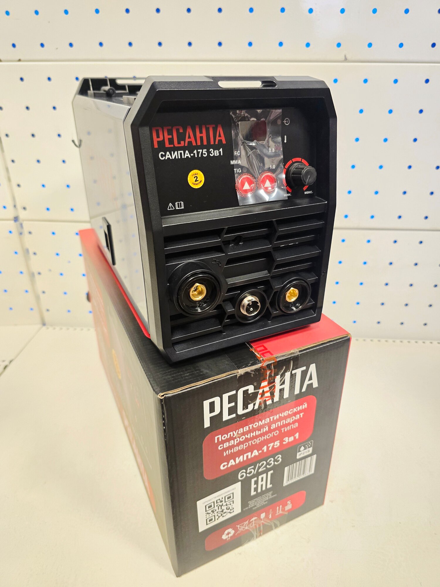 Сварочный инверторный полуавтомат Ресанта САИПА-175 3 в 1, без газа