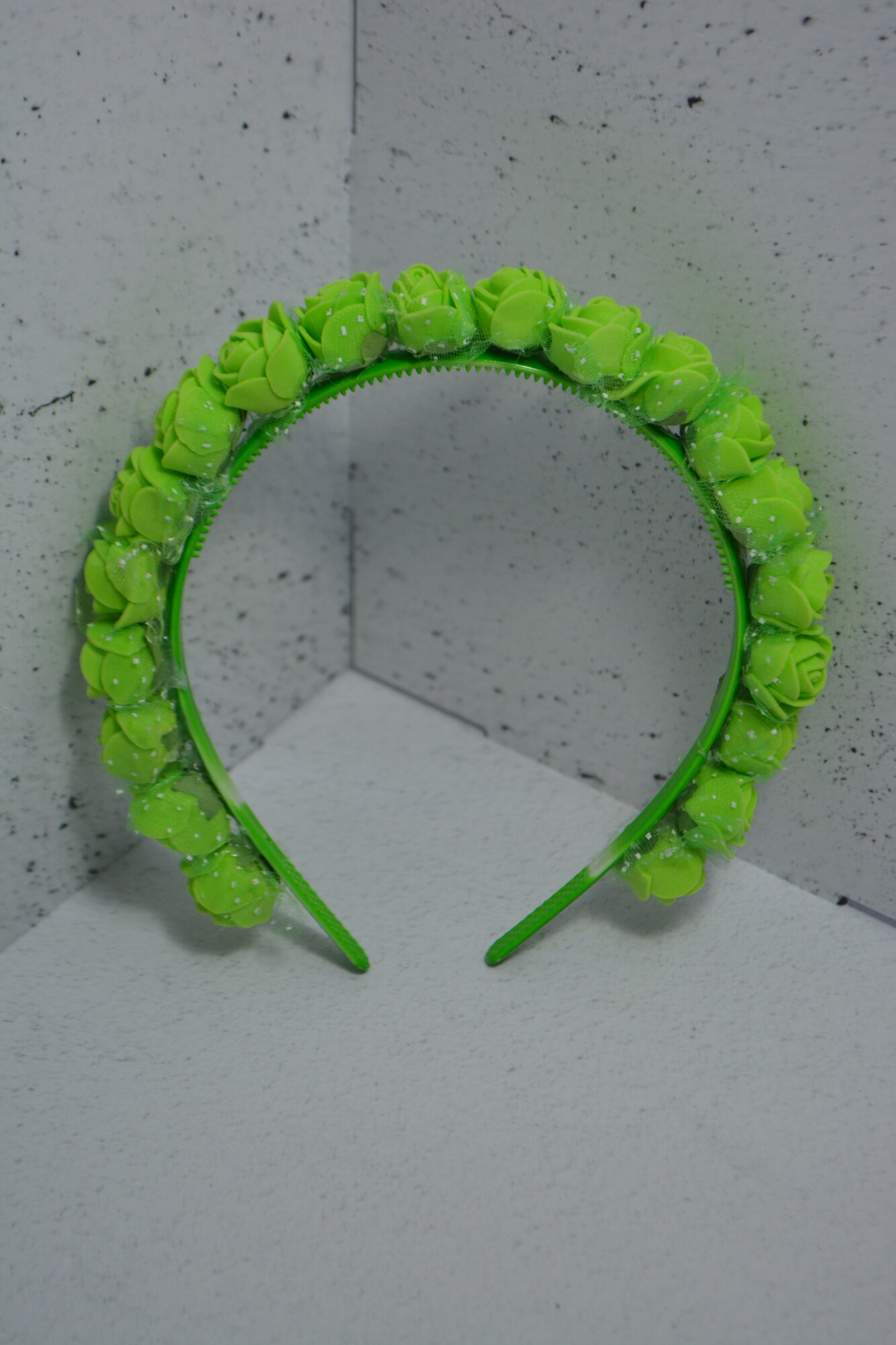 Ободок для девочки с розочками из фоамирана