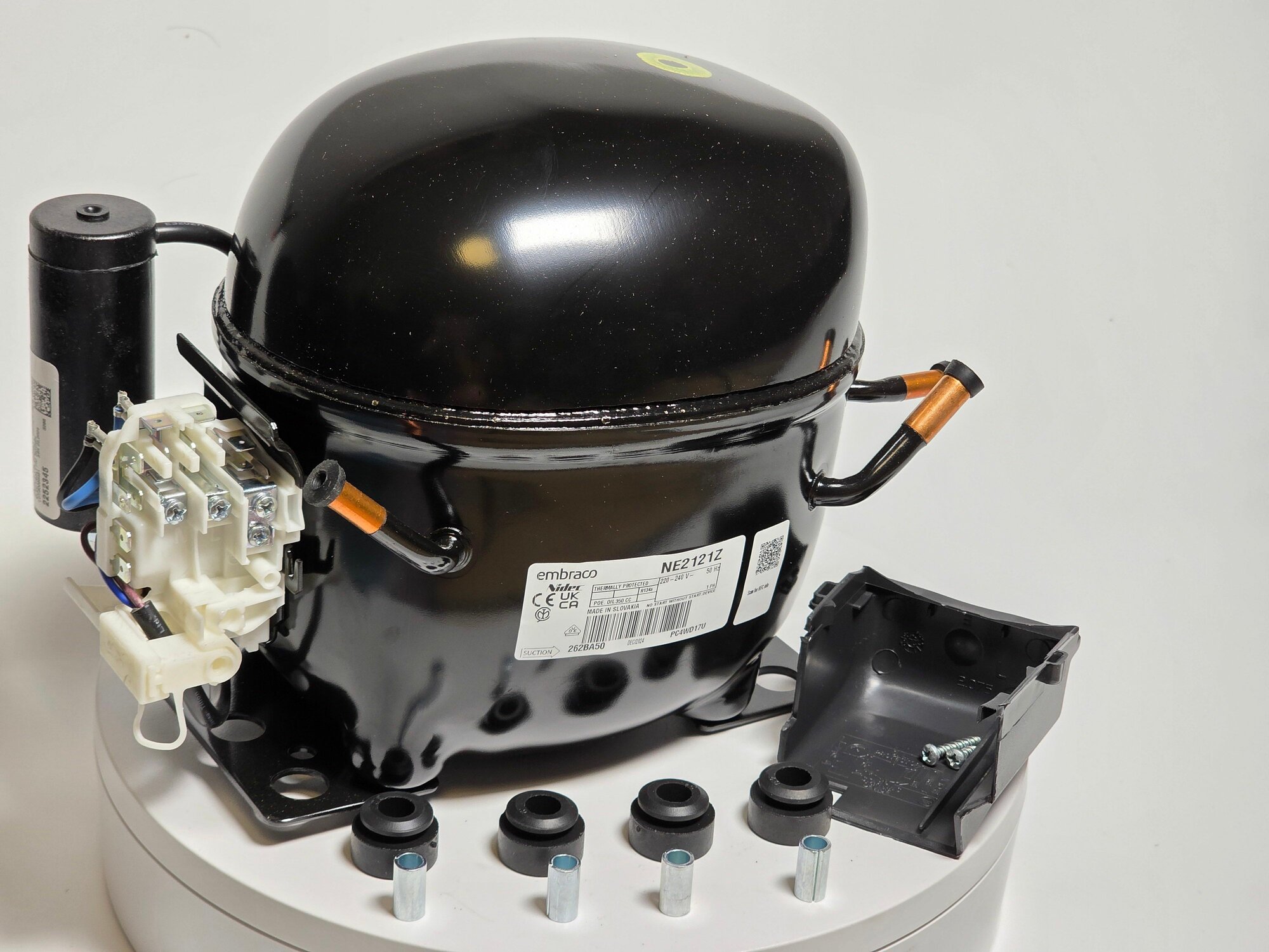 Компрессор NE 2121Z R134a Embraco 251Вт LBP код 262BA50M2AJ
