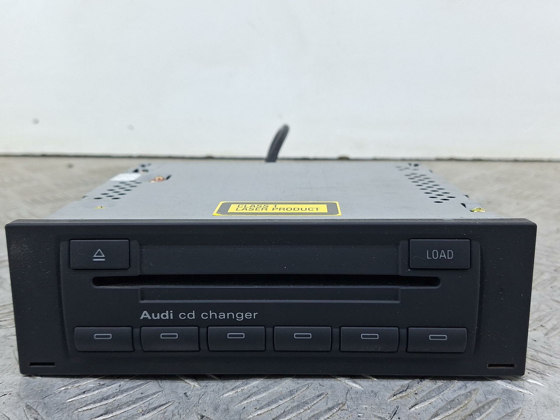 CD-чейнджер Audi A4 B7 2006 8E0035111