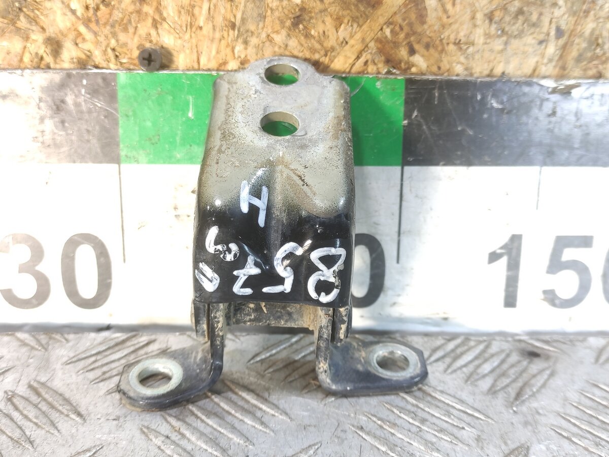 Петля двери задней правой нижняя SUBARU Tribeca B9 60470AG02A9P