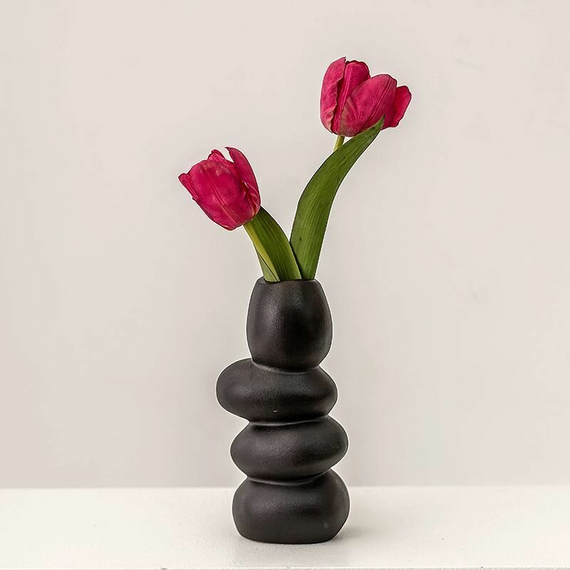 Керамическая ваза-украшение домашнего обихода