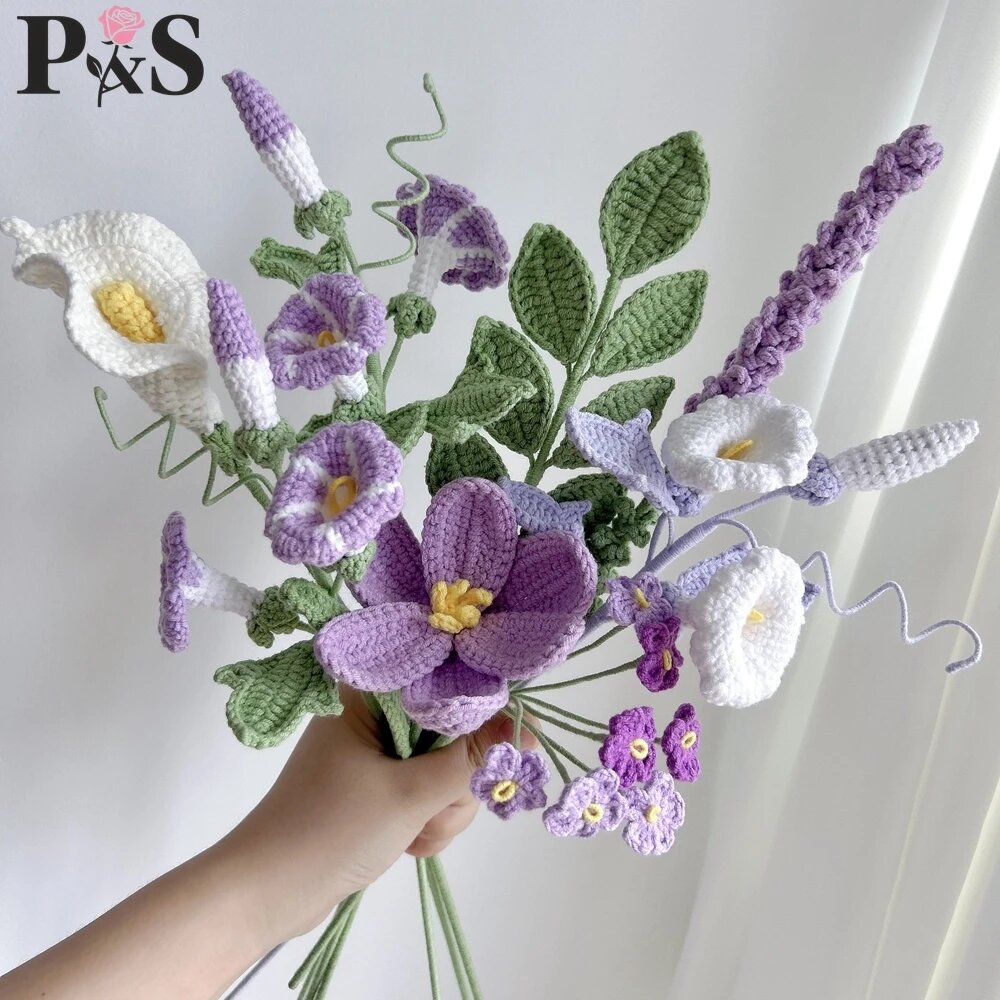 Искусственные вязаные цветы букетом фиолетовые розы Protea C