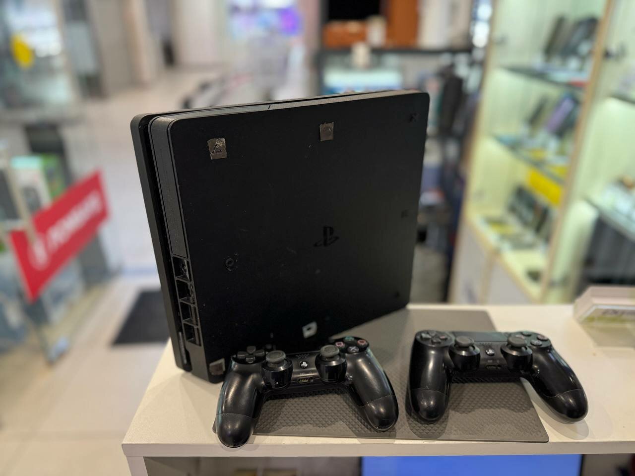 Игровая приставка Sony Playstation 4 Slim 1Tb (Черная)