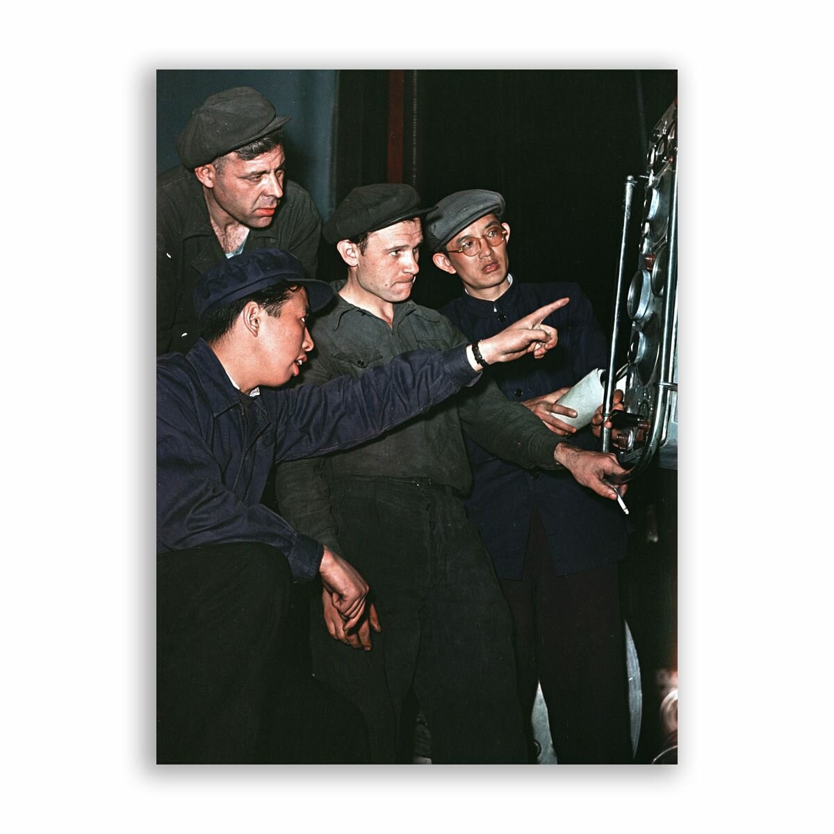 Советский постер, плакат на бумаге / Советские рабочие / Размер 30 x 40 см