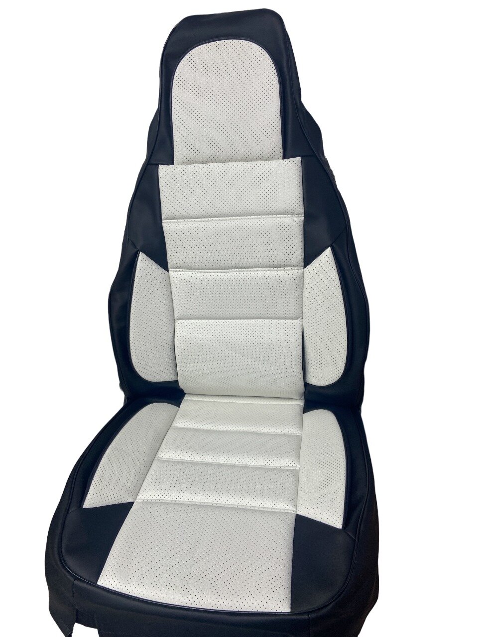 Авточехлы оригинальные c анатомией для Lada Priora 2 (Седан) (2014-2018), Экокожа, Бело-Черная