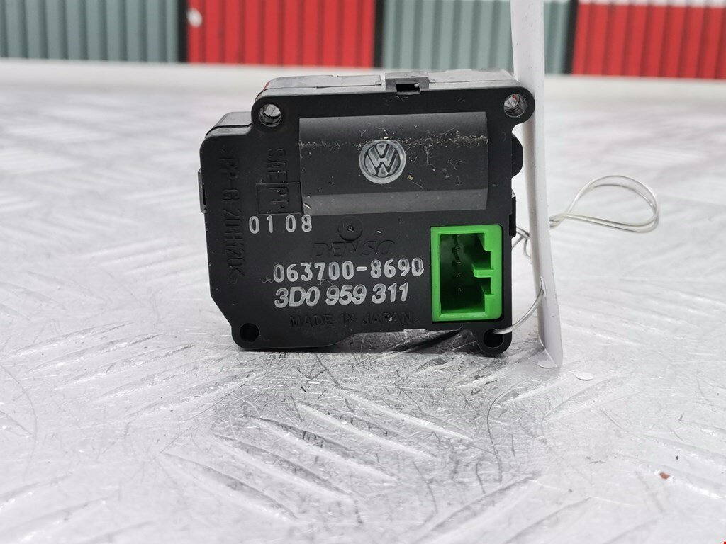 Сервопривод (электропривод моторчик привода) заслонки печки Volkswagen Phaeton 3D0959311 арт. 2060661