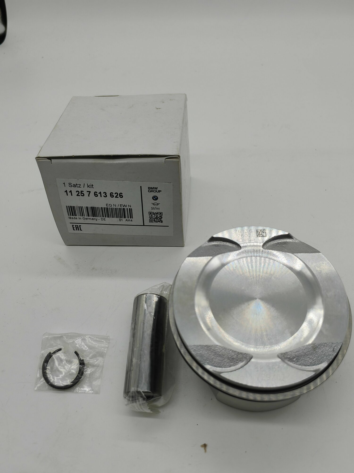 BMW Поршень с кольцами BMW арт. 11257613626