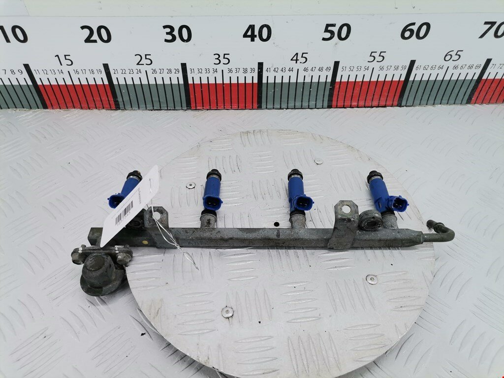 Форсунка бензиновая электрическая Mazda MX 5 (NB) B5C913250 арт. 1657343