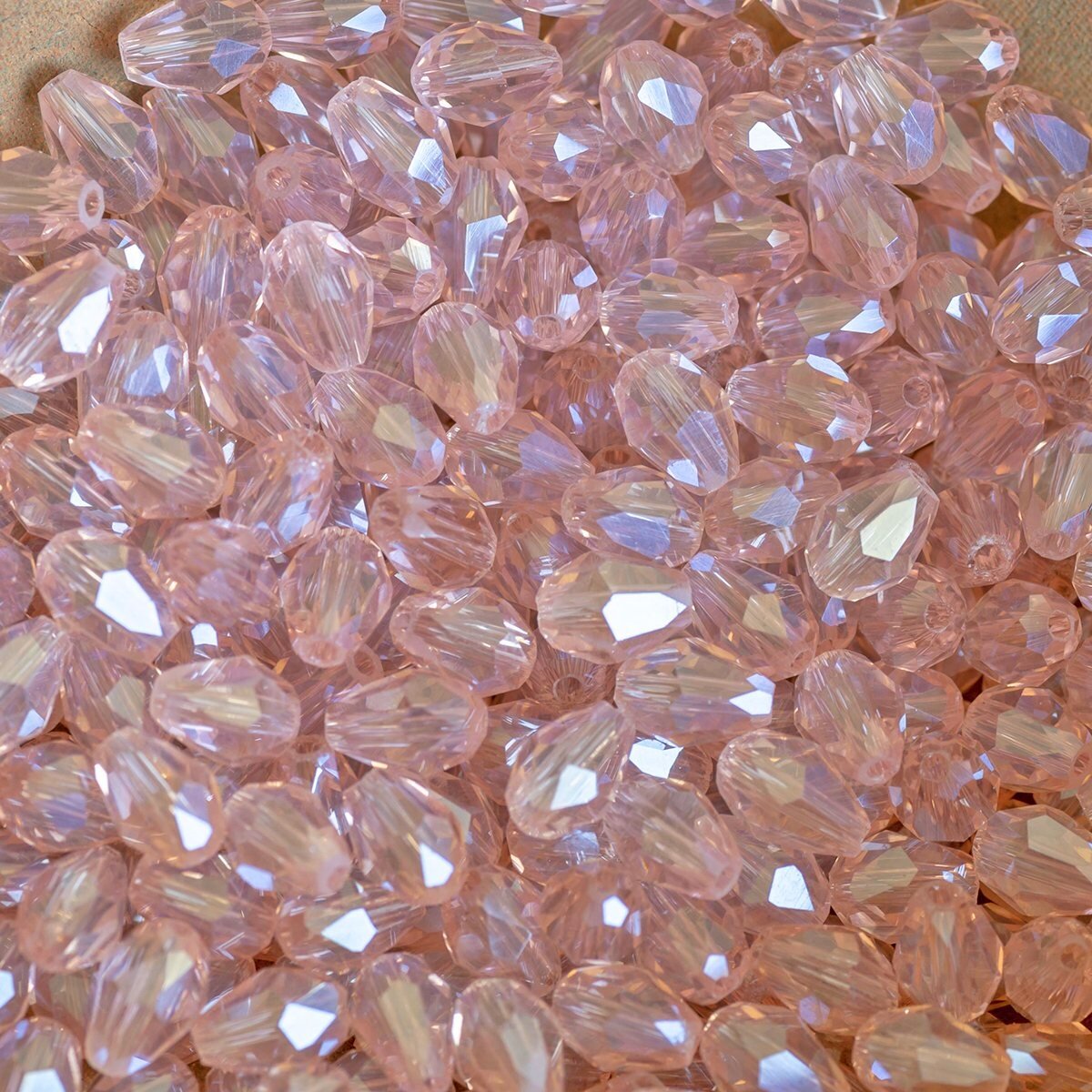 Бусины стеклянные капли капельки 40 шт, граненые, размер 6х4 мм, цвет розовый радужный