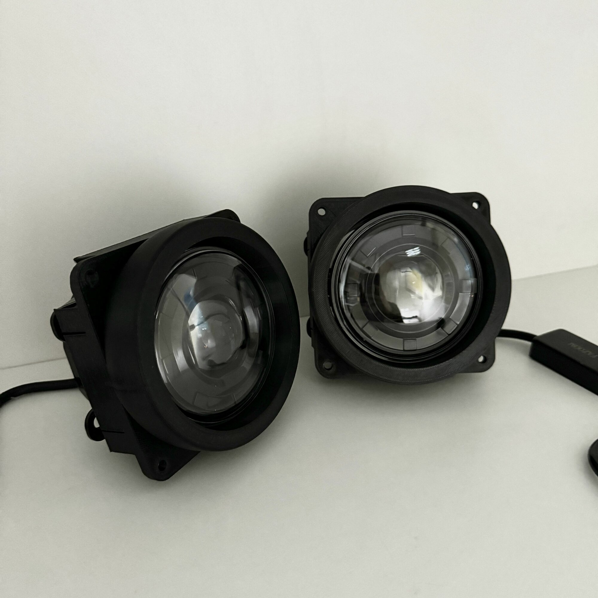 Противотуманные светодиодные фары LED для Ford Maverick Escape USA 2005 - 2006 г. в.
