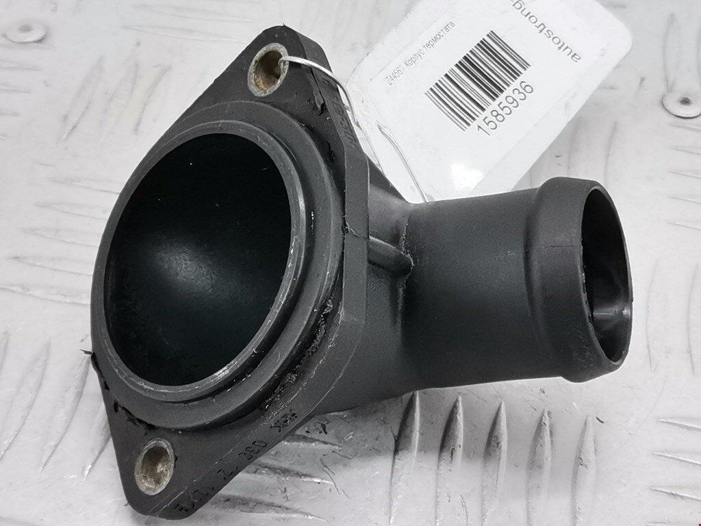 Корпус термостата Volkswagen Passat 5 030121121B арт. 1585936