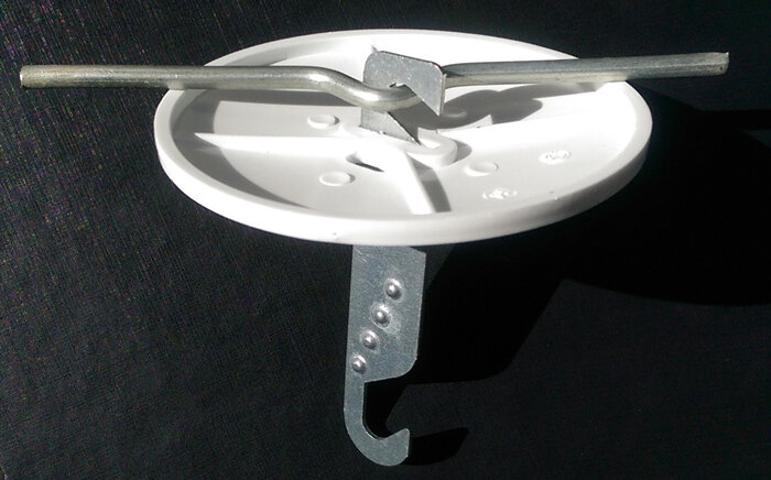 Крюк под люстру с защитой 1шт