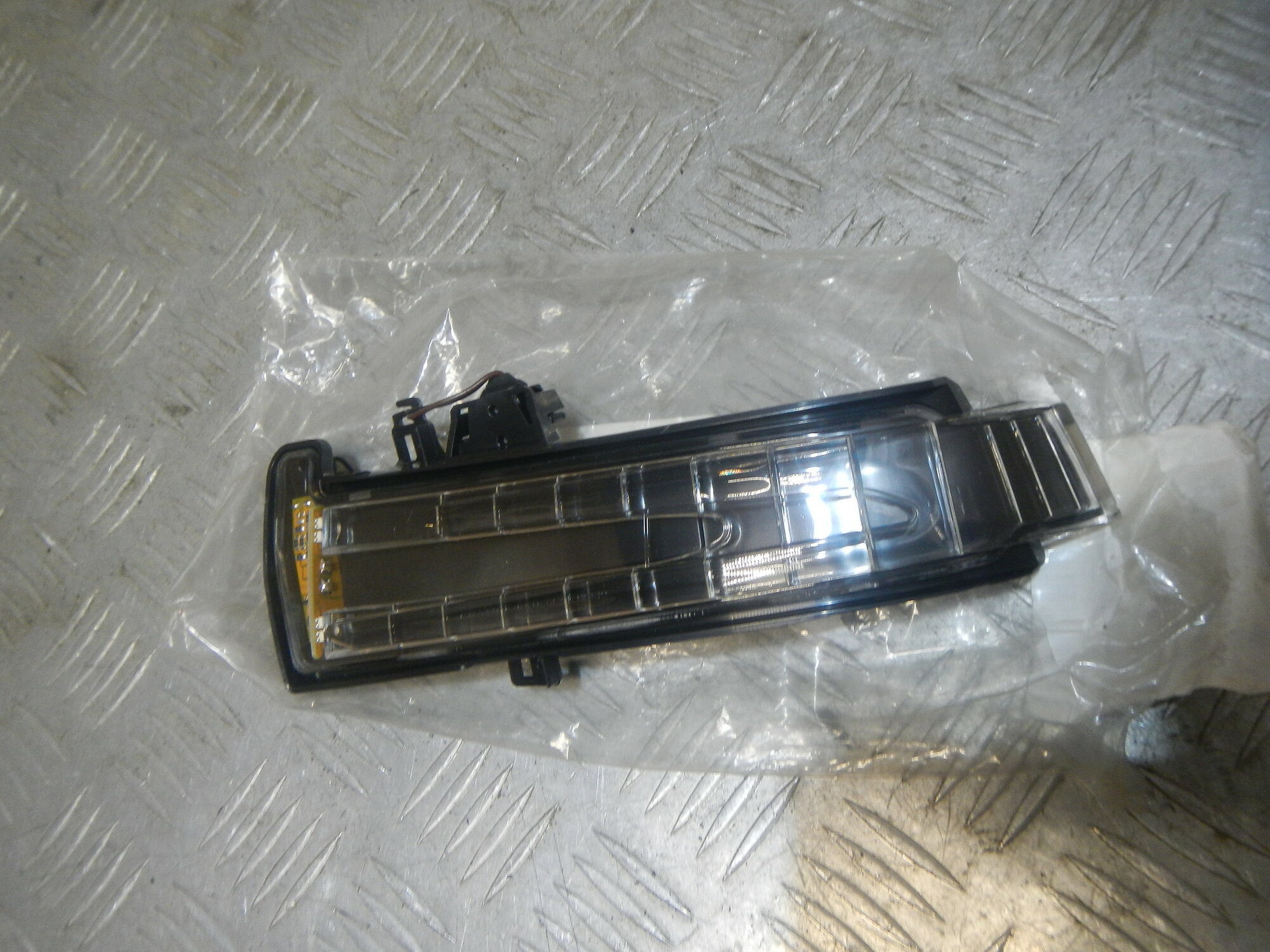 Б/У Повторитель в зеркало, Mercedes-Benz (Мерседес)-MERCEDES (W212) E-KLASSE (09-) MERCEDES (W212) E-KLASSE (09-) Loro, л...