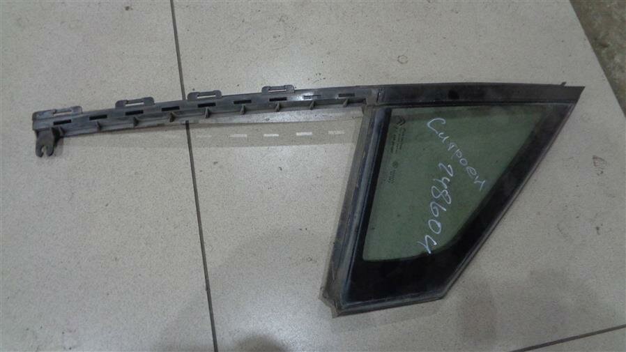 Форточка двери передняя правая от Citroen C4 B7 2011>