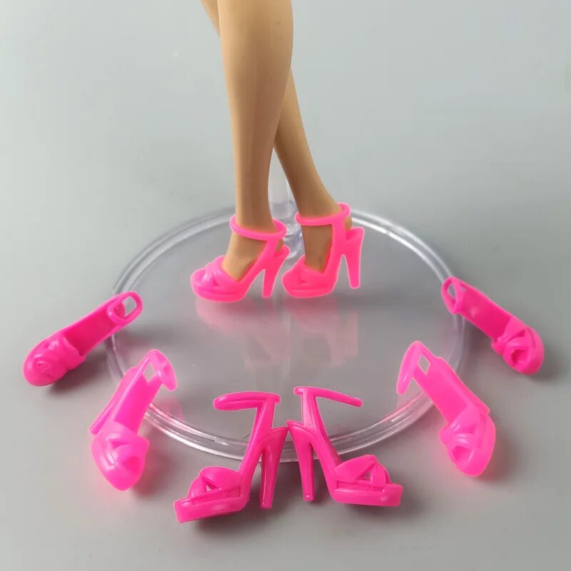 Пластиковые туфли для кукол Barbie 1/6