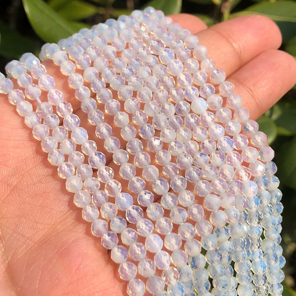Бусины White Opal 3 мм, 115 шт